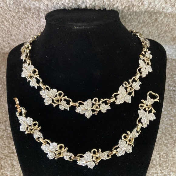 Sarah Coventry | Jewelry | Vintage Rare Signed Coventry Two Tone Leaf ...